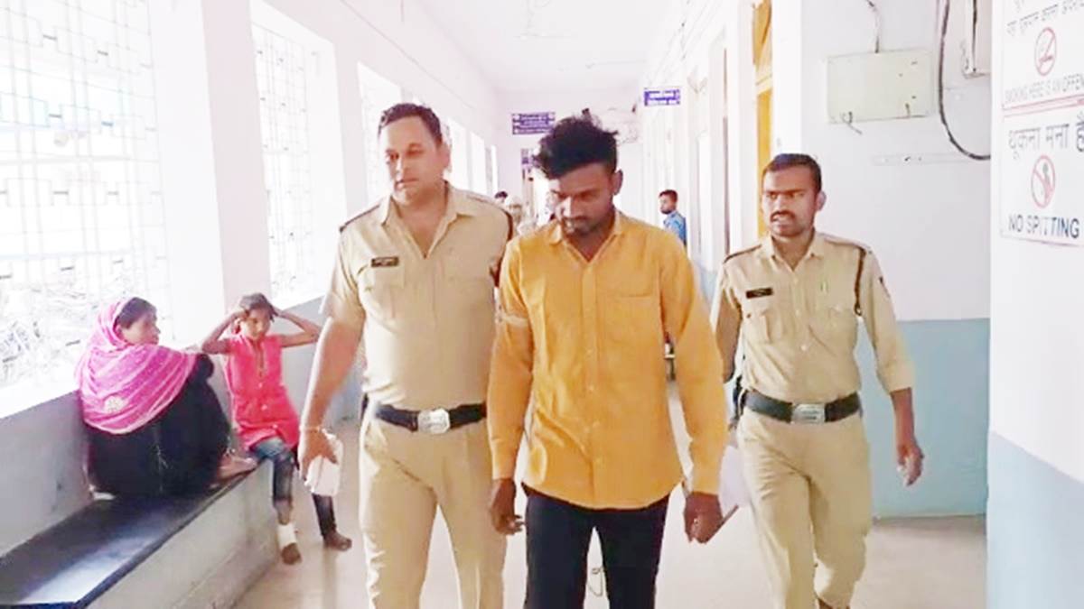 Khandwa Crime News फर ज आईड बन कर य वत क पर श न करन व ल आर प त