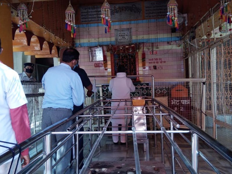 Pitambara Peeth Datia : ढाई माह बाद शुरू हुए पीतांबरा माई के दर्शन ...