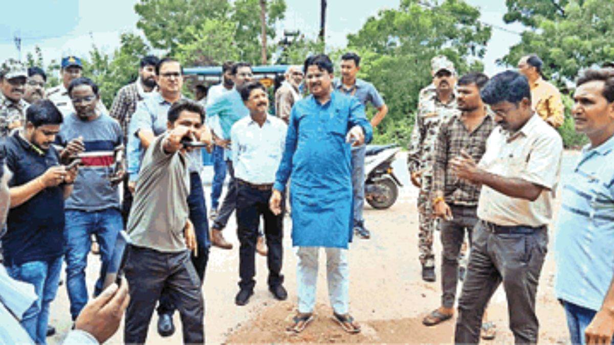 Bhind News: अफसरों पर भड़के भिंड विधायक, बोले- अब एक इंच भी सड़क खुदने ...