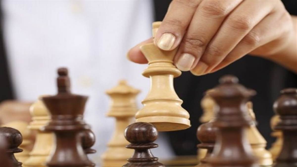 CM Chess Trophy : छत्तीसगढ़ चीफ मिनिस्टर शतरंज ट्राफी में आएंगे 15 ...