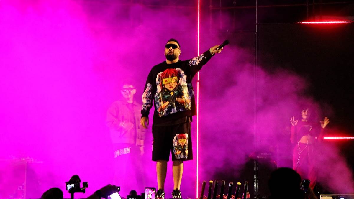 Rapper Badshah in Indore: रैपर बादशाह के गीतों पर झूमा इंदौर, युवाओं ने ...