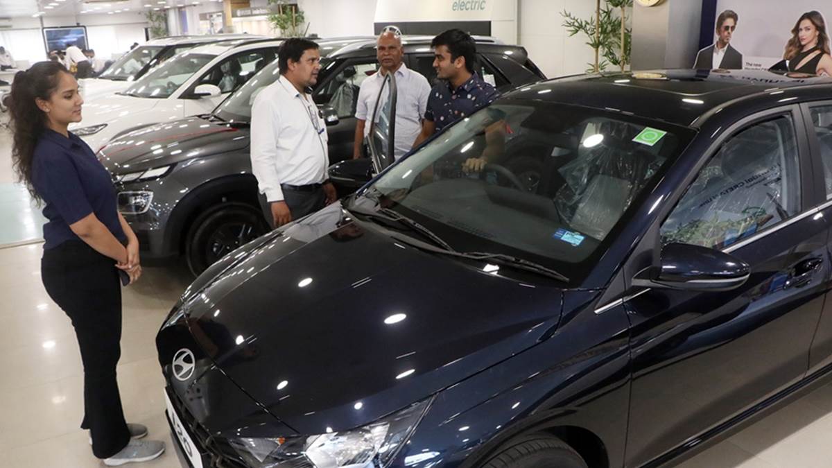 Nav Samvatsar 2081: इंदौर में नव संवत्सर पर दीपावली जैसा सजा बाजार, 120 ...