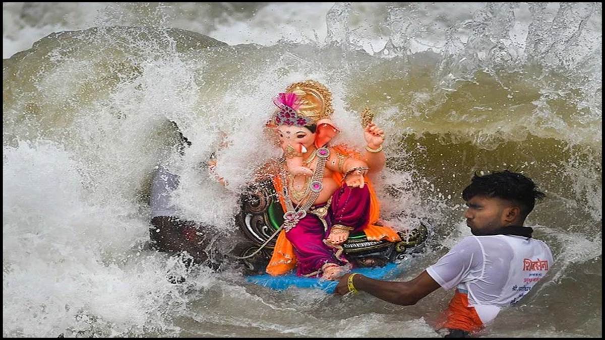 गणेश विसर्जन के साथ गणेशोत्सव समाप्त, देखिए मुंबई के फोटो-वीडियो ...