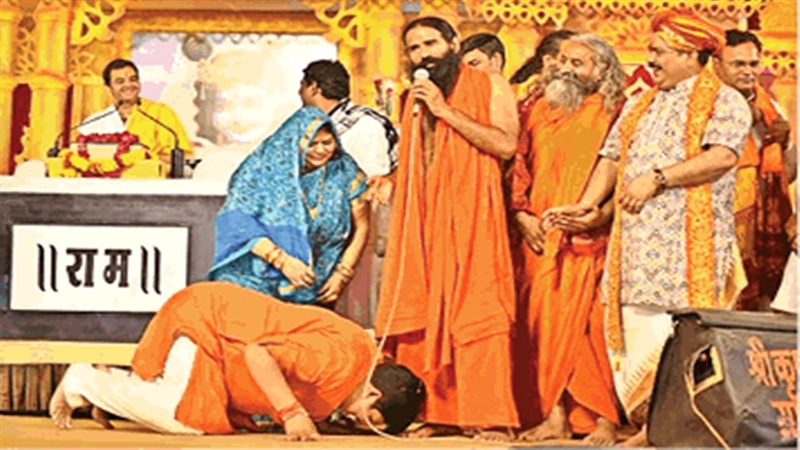 Baba Ramdev in Bhind: भिंड में बाबा रामेदव ने कहा मैं किसी पार्टी का ...
