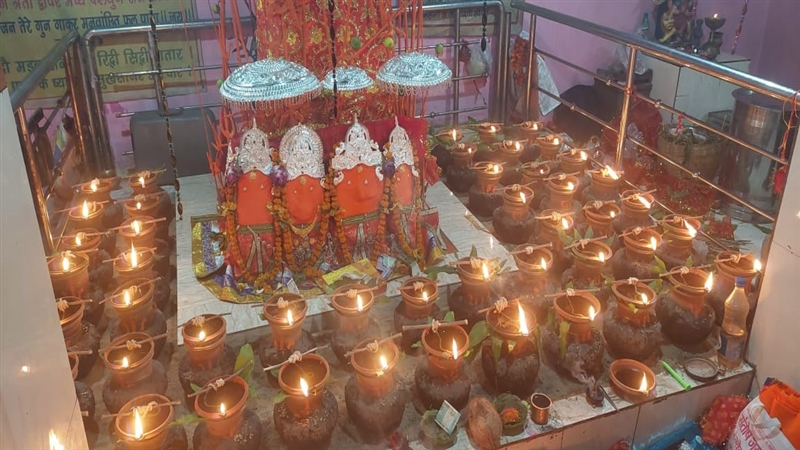 Korba Navratri News: मनोकामना के दीपों से जगमगाए मां शेरावाली के दरबार ...