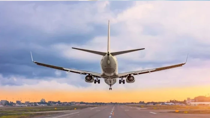 पेट्रोल-डीजल के बाद फ्लाइट की कीमतें देंगी आम आदमी को झटका, जेट फ्यूल ...