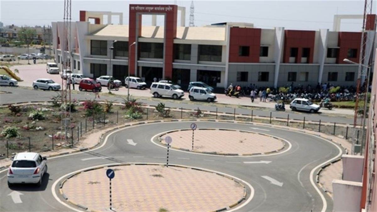 RTO Indore: दस माह बाद भी वाहन पोर्टल पर आनलाइन पीयूसी कार्ड की ...