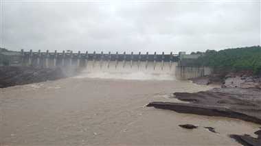 एक पखवाड़े में दूसरी बार खुले इंदिरा सागर बांध के गेट, ओंकारेश्वर बांध ...