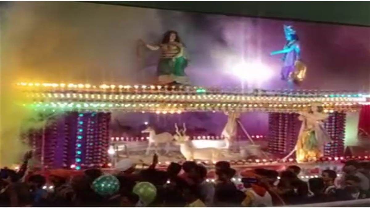 Indore Jhanki 2022 : इंदौर के मालवा मिल की झांकी को मिला प्रथम स्थान ...