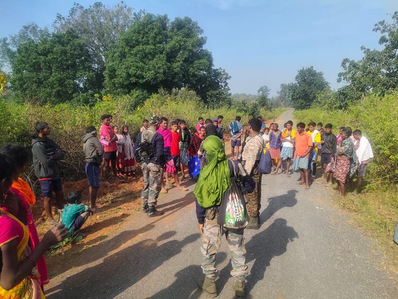 Naxalites In Dantewada: टेटम गांव में नक्सलियों ने की गोपनीय सैनिक की ...