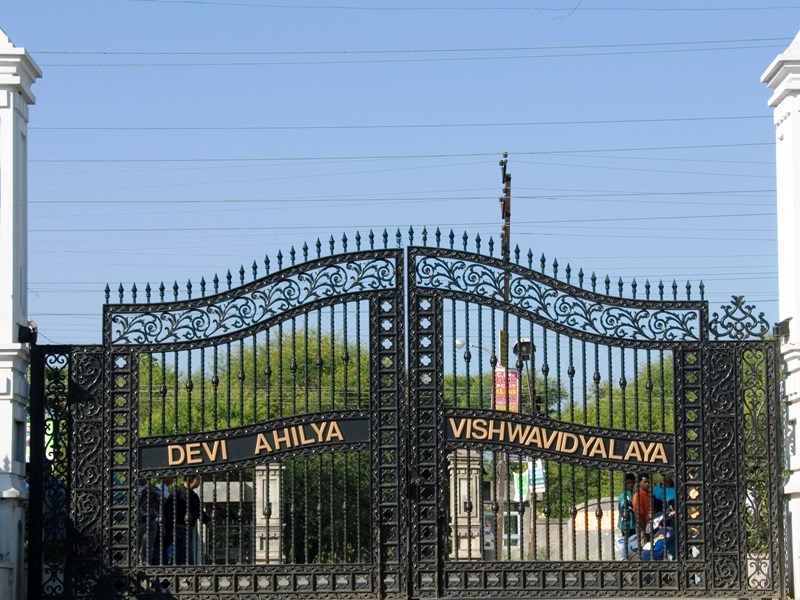 DAVV Hostel Indore: हॉस्टल लेने वाले विद्यार्थियों का किया जाएगा कोरोना ...