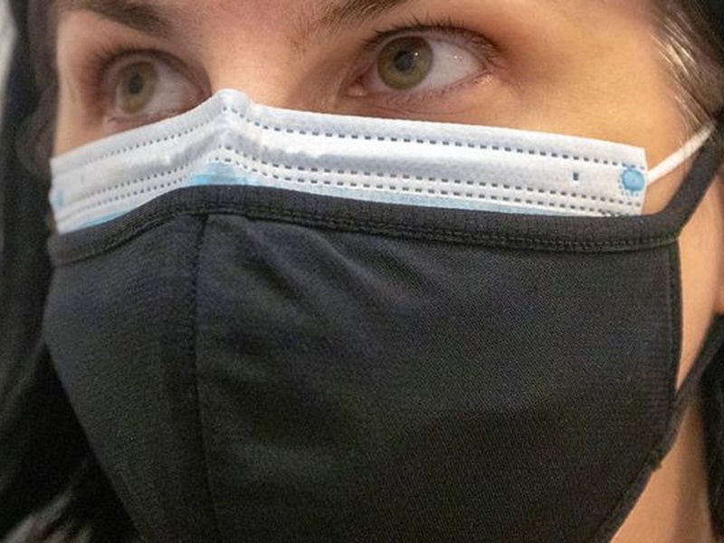 जरूर पहने डबल मास्क, लेकिन इन बातों का रखें ध्यान, जानिए क्या करें ...