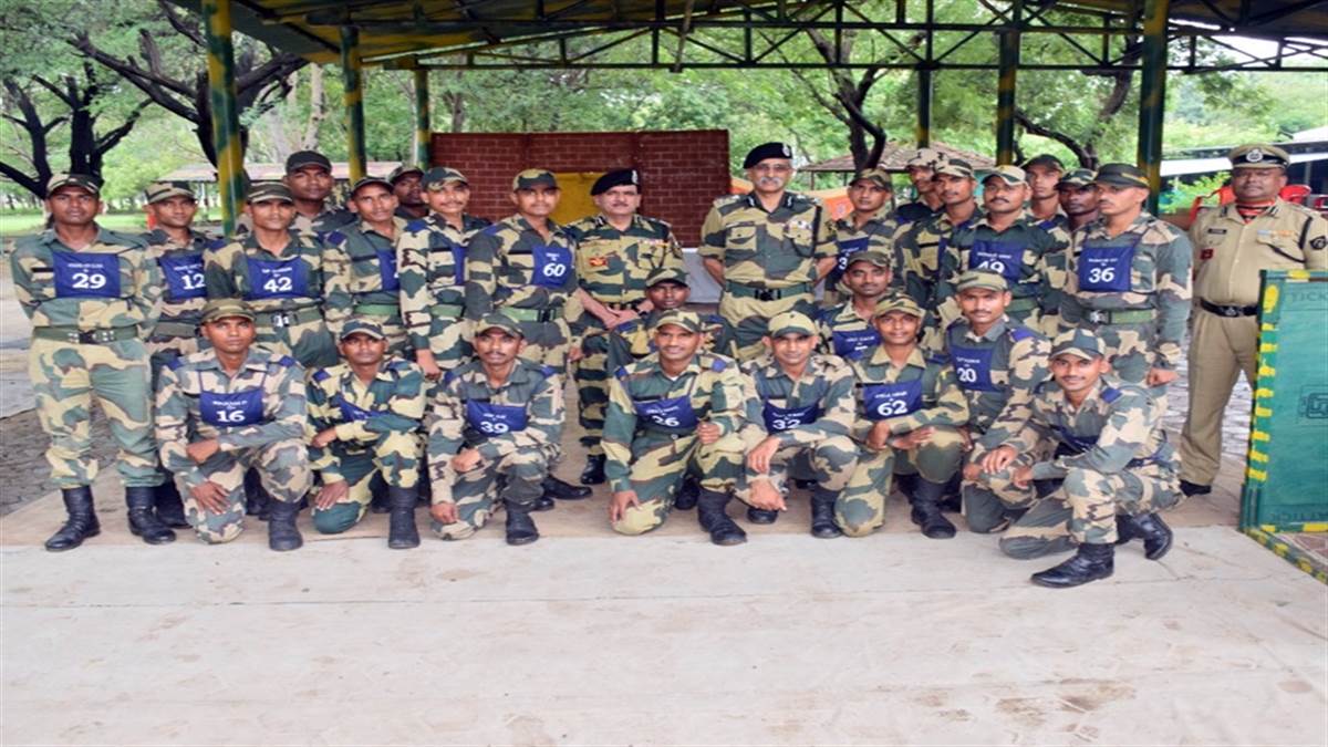 Indore News: महानिदेशक ने बीएसएफ सीएसडब्ल्यूटी और सहायक प्रशिक्षण ...