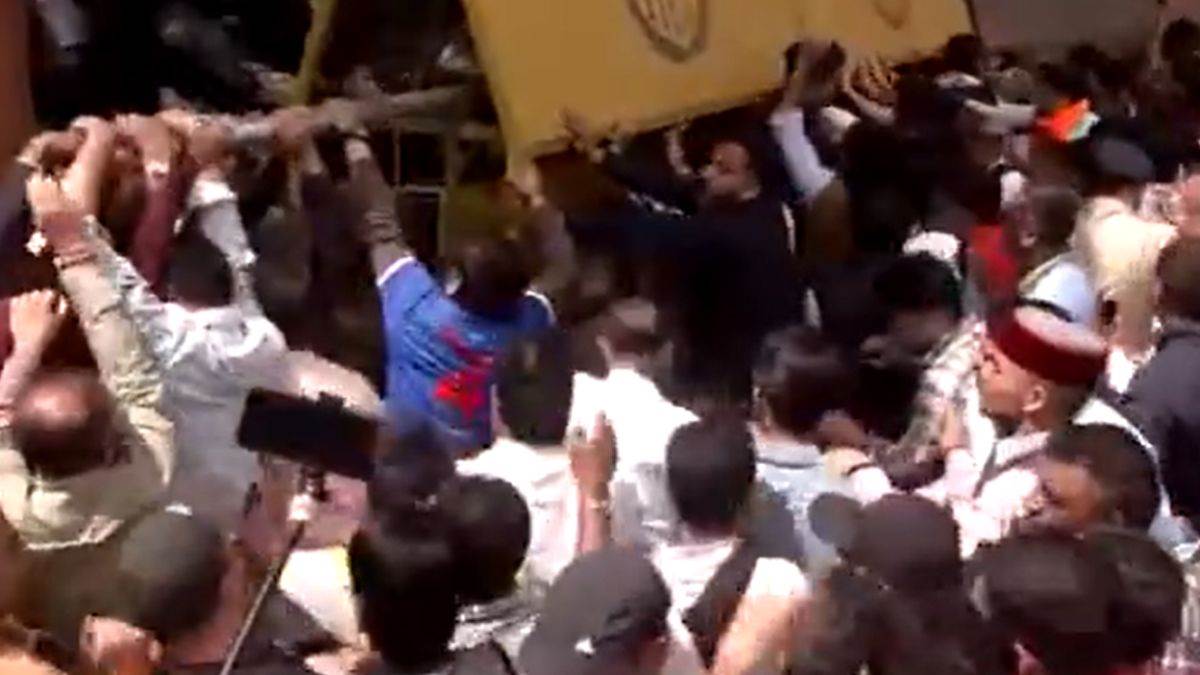 Shimla Mosque Protest: अवैध मस्जिद से चंद मीटर दूर हिंदू प्रदर्शनकारी ...