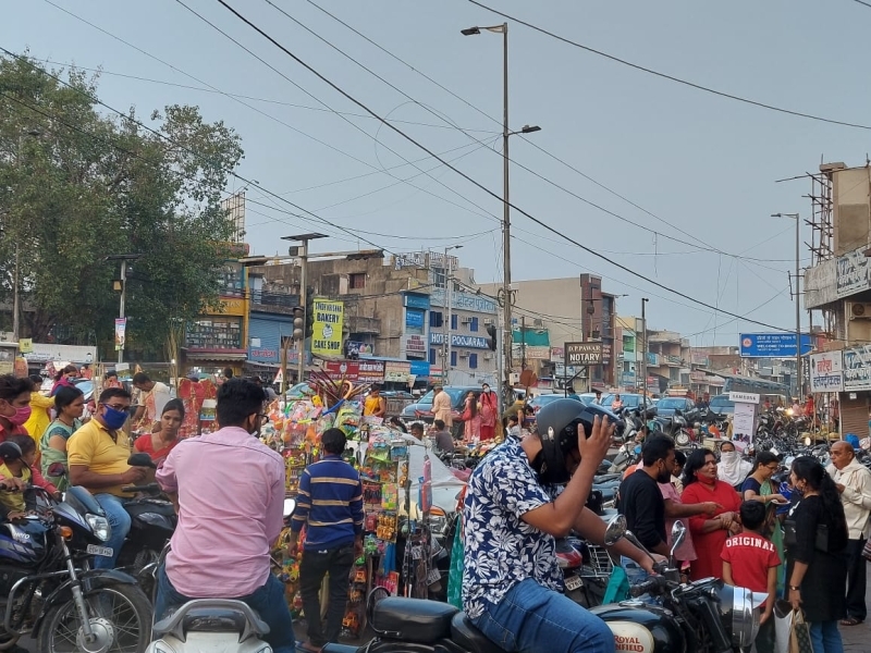 Bhopal news : बैरागढ़ फुटकर बाजार में रोज लग रहा जाम, यातायात सुधार के ...