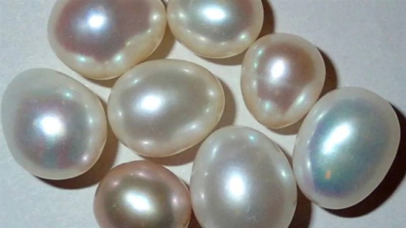 Moti Gemstone Benefits: इन 4 राशियों के लिए मोती पहनना है बहुत शुभ ...