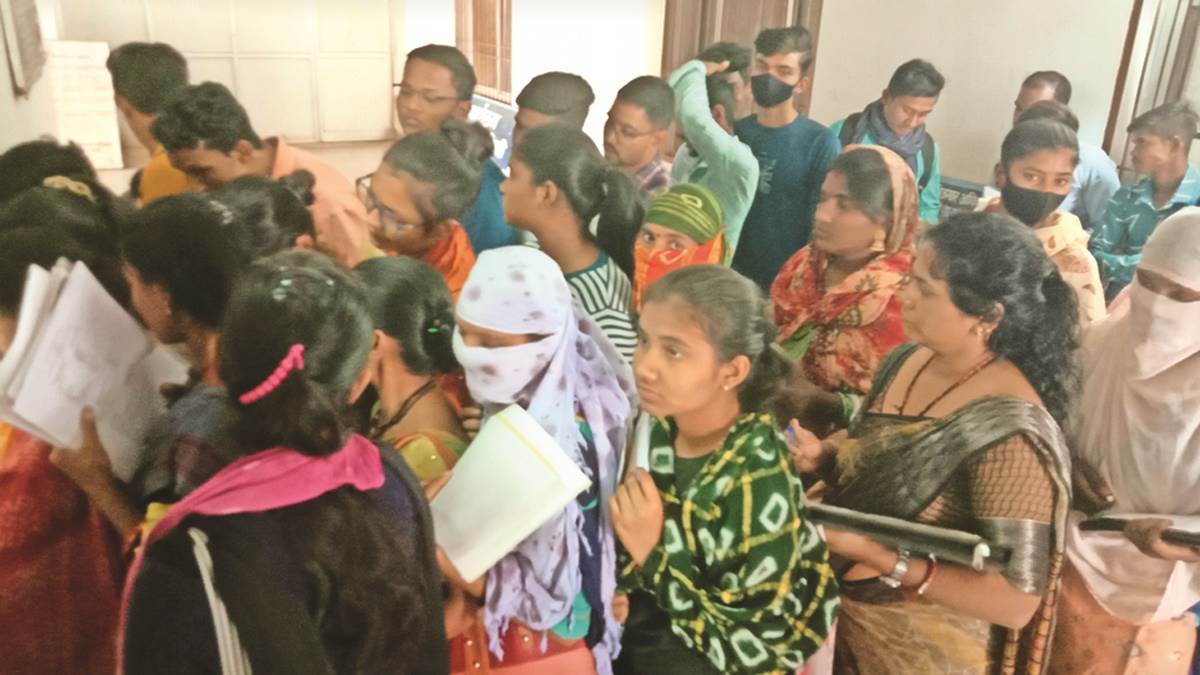 CG Berojgari Bhatta: बेरोजगारी भत्ते के लिए आवेदन 50 हजार पार - CG ...