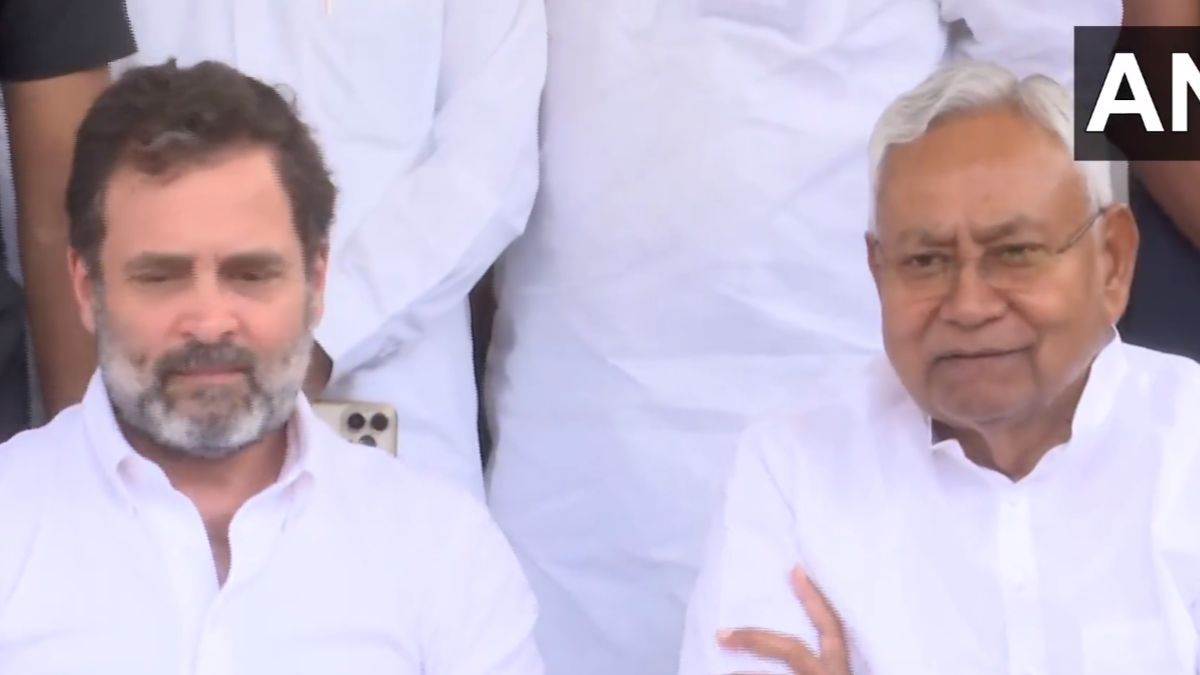 Nitish Kumar in Delhi: दिल्ली में मिले नीतीश, राहुल, खरगे, तेजस्वी, विपक्षी एकता पर हुई ये बातें ...