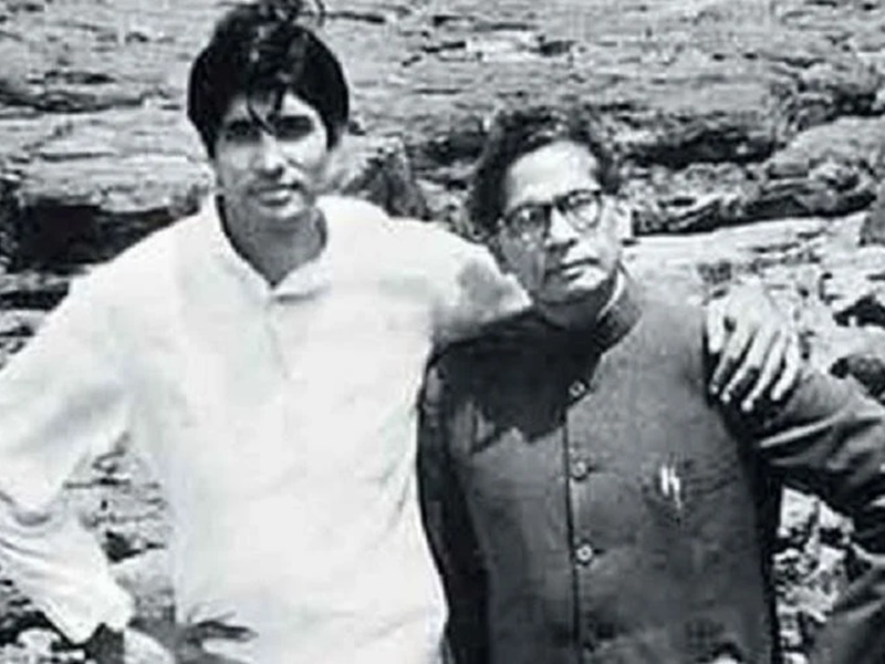 Amitabh Bachchan के कोरोना पॉजिटिव निकलने के वायरल हुई हरिवंश राय बच्चन ... Amitabh Bachchan के कोरोना पॉजिटिव निकलने के वायरल हुई हरिवंश राय बच्चन ...