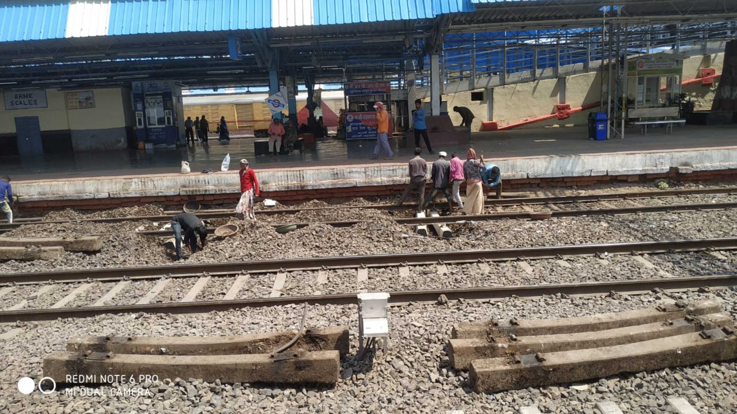 22 साल बाद बदल रहे रेल पाथ के स्लीपर - Rail path sleepers changing ...