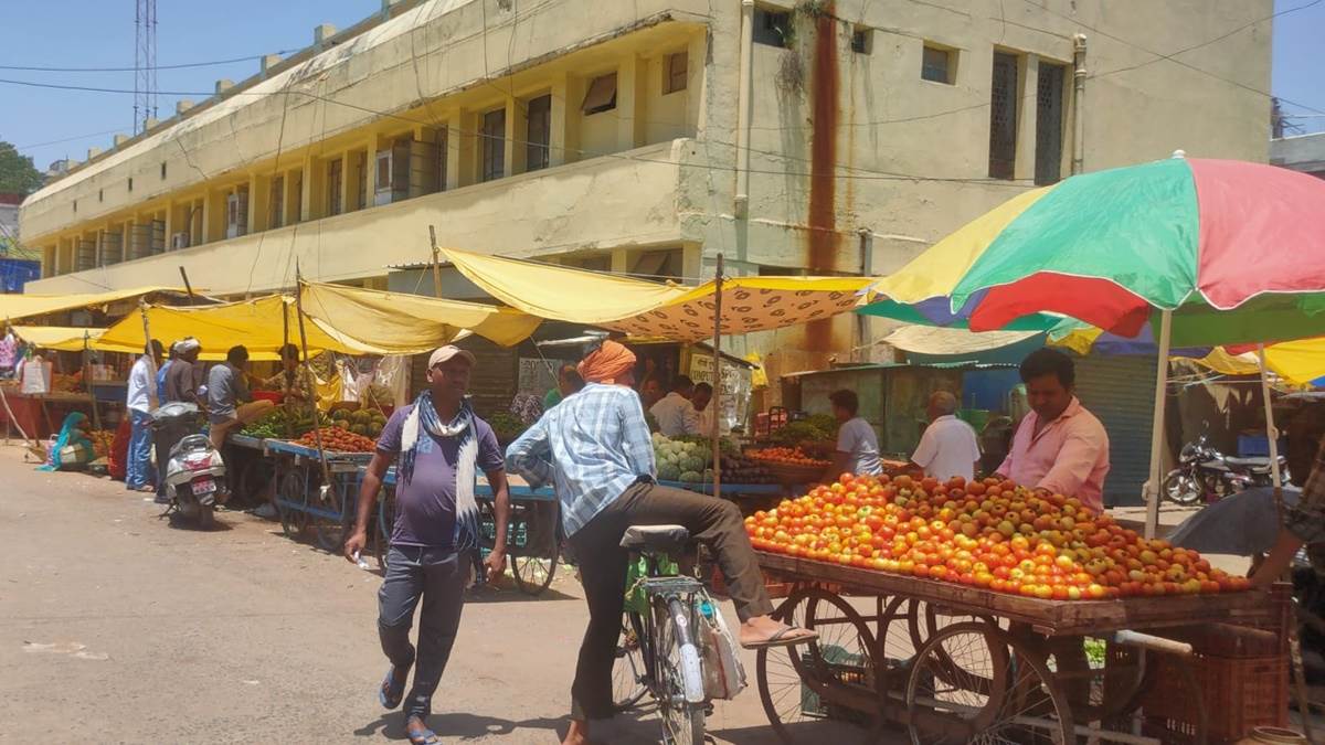 Shahdol Weather: शहडोल में तापमान पहुंचा 41 डिग्री पर, फुटपाथी दुकानदार ...