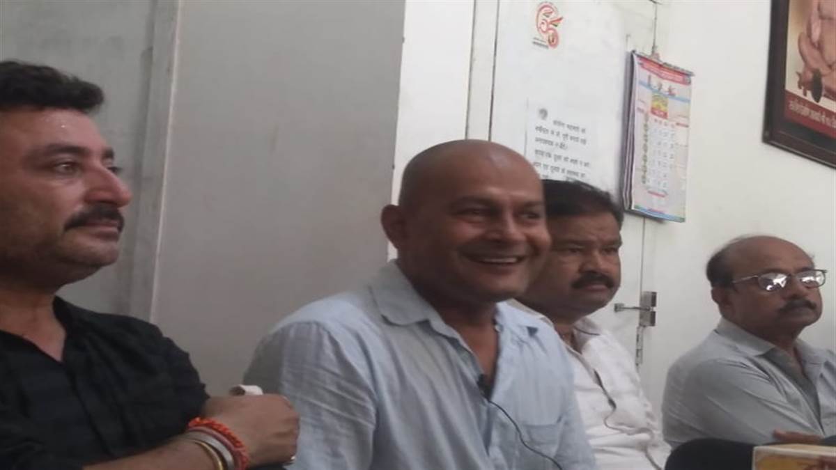 मध्य प्रदेश में पूर्व वित्त मंत्री जयंत मलैया के पुत्र सिद्धार्थ मलैया ...