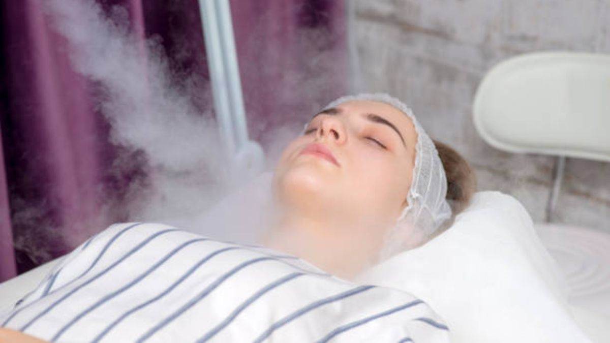 Face Steaming: चेहरे पर भाप लेना है फायदेमंद? जानिए इसके पीछे क्या है ...
