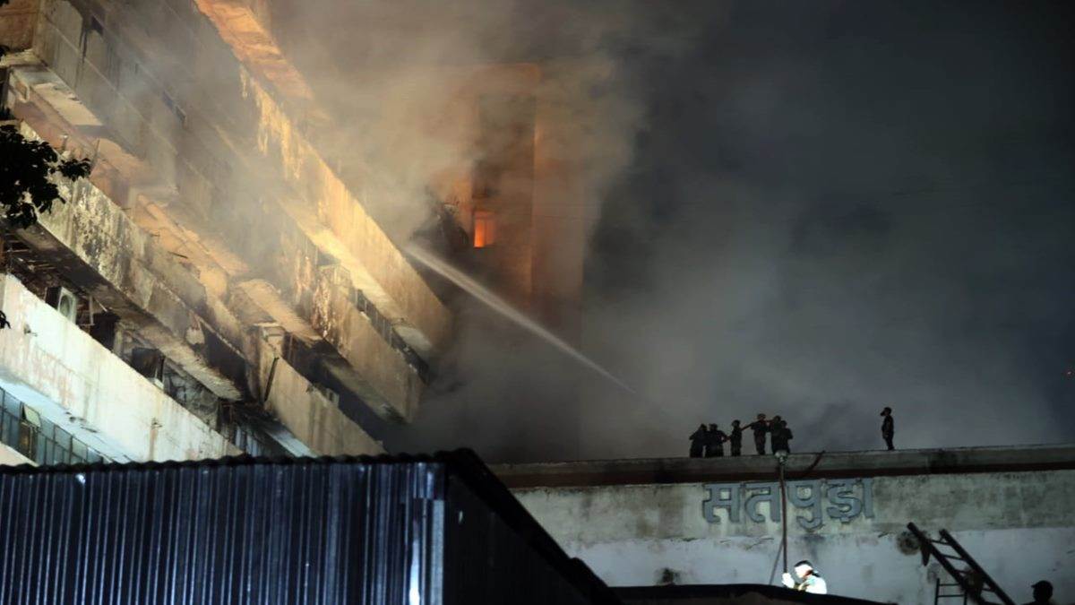 Fire in Satpura Bhavan: सतपुड़ा भवन में भीषण आग के वो खौफनाक 16 घंटे ...