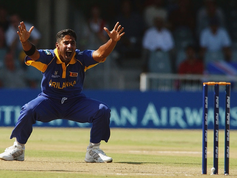 17 साल पहले Chaminda Vaas ने किया था ऐसा करिश्मा जो कोई नहीं कर पाया ...