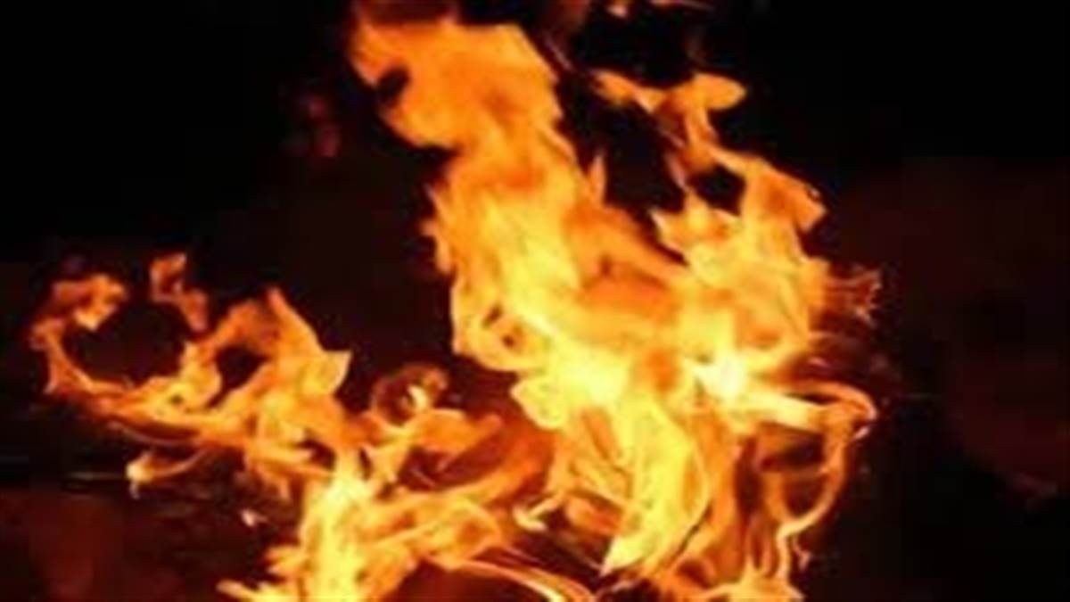 छत्तीसगढ़ में लगी आग,ओडिशा के फायर ब्रिगेड ने बचाई जान - Fire broke out ...