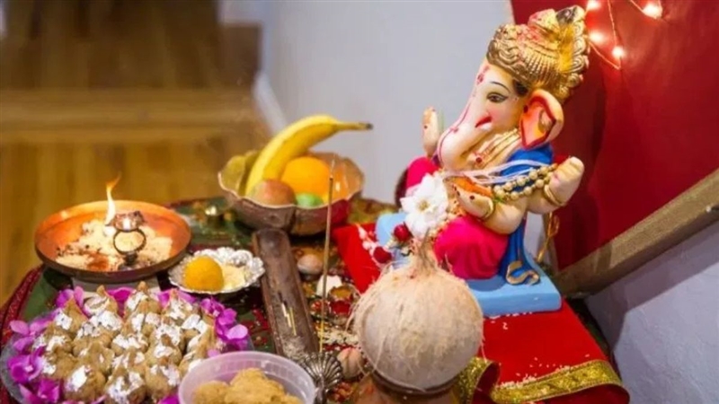 Bhog Lagane ke Niyam: भगवान को भोग लगाते समय इन बातों का रखें ध्यान ...