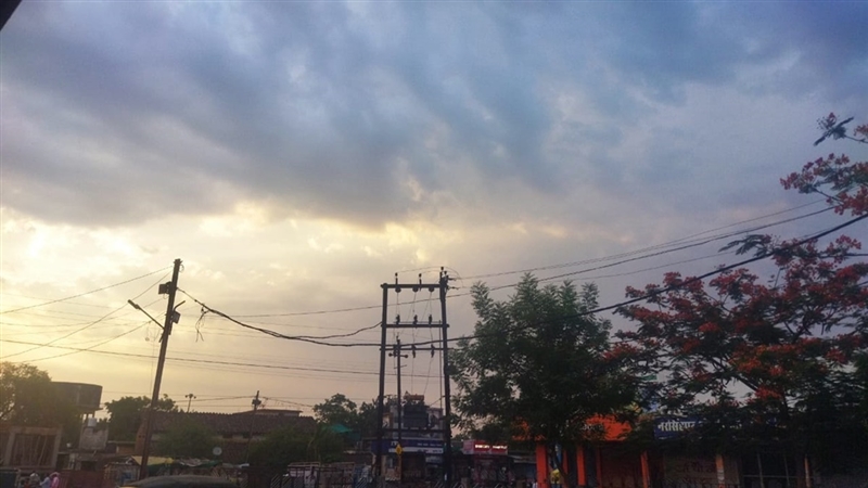 Jabalpur Weather: तूफानी चक्रवात के असर से बदला मौसम, तेज हवा के साथ ...