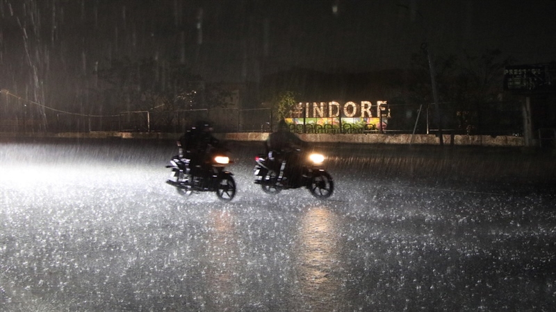 Indore Weather Update: रात से इंदौर में वर्षा जारी 24 घंटे में 73 मिमी ...