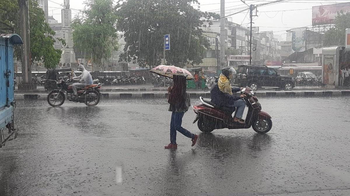 MP Weather News: पांच वेदर सिस्‍टम सक्रिय, बरकरार रहेगा वर्षा का सिलसिला - MP Weather News Five ...