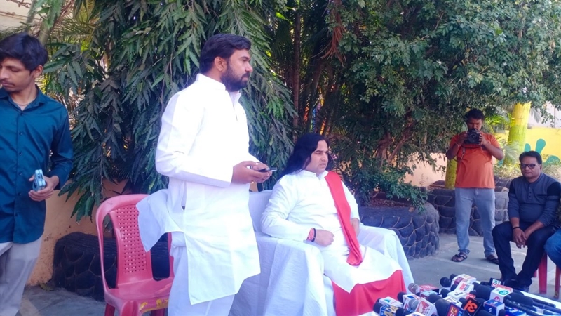 Chhindwara News: जिस देश में जन्मे प्रभु श्रीराम वहां रामचरितमानस को ...