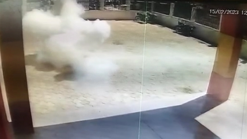 Jabalpur News : रानी दुर्गावती विश्वविद्यालय की कैंटीन में युवकों ने बम ...