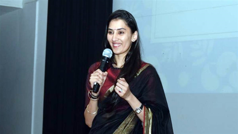 Indore News: इंदौर की युवा उद्यमी शानू मेहता को उच्च शिक्षा मंत्री ...