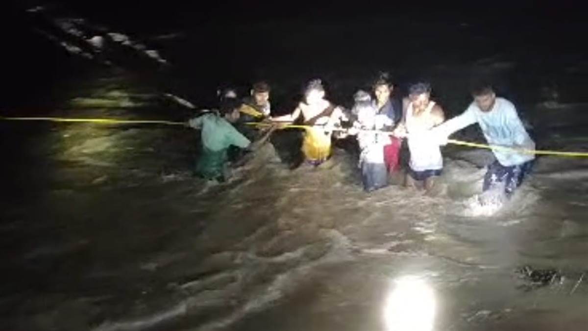 Korba Devpahari waterfall News: देवपहरी जल प्रपात में अचानक बढ़ा जल ...