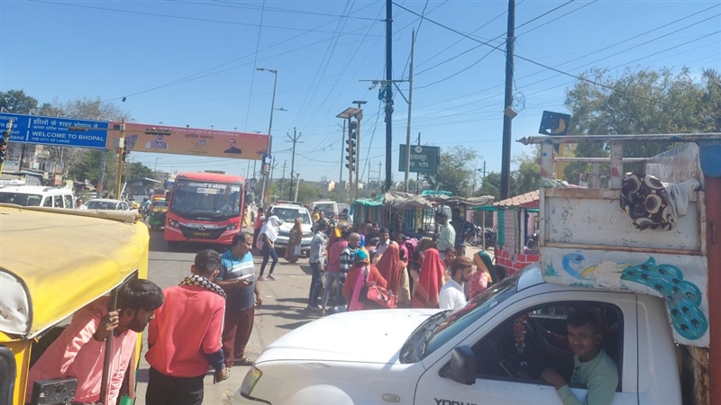 Bhopal News: रुद्राक्ष महोत्सव में शामिल होने कुबेरेश्वर धाम जाने की ...