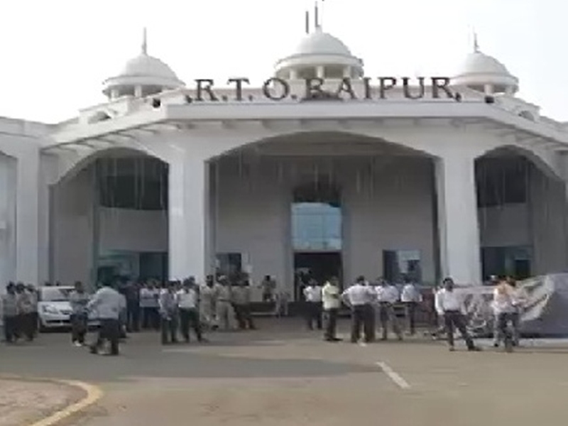 Raipur News : आरटीओ ने दी राहत, 23 मार्च तक पुराने वाहनों का करा सकेंगे ...