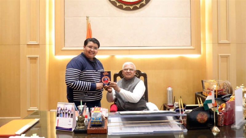 Indore News: प्रधानमंत्री राष्ट्रीय बाल पुरस्कार विजेता अवि शर्मा ने ...
