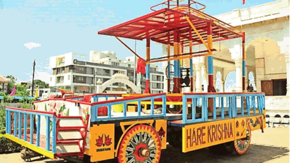 Jagannath Rath Yatra in Ujjain: पहले सिर पर मूर्ति विराजित कर निकालते ...