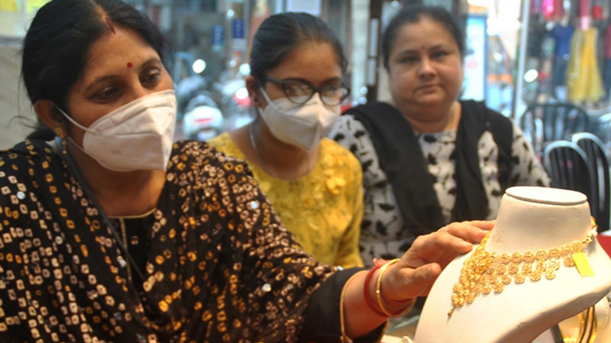 Gold Silver Price in Raipur: चार माह में 6800 रुपये महंगा हुआ सोना ...