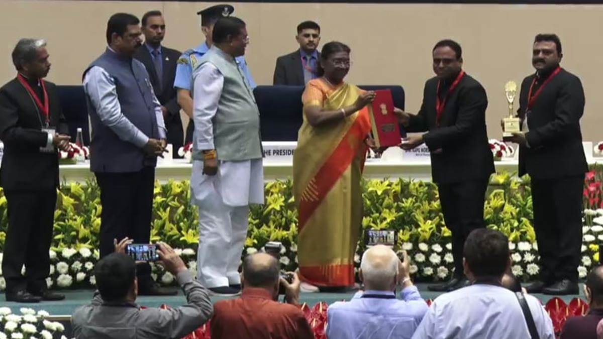 Indore News: अभिलेखों के डिजिटाइजेशन पर इंदौर को मिला राष्ट्रीय स्तर का ...