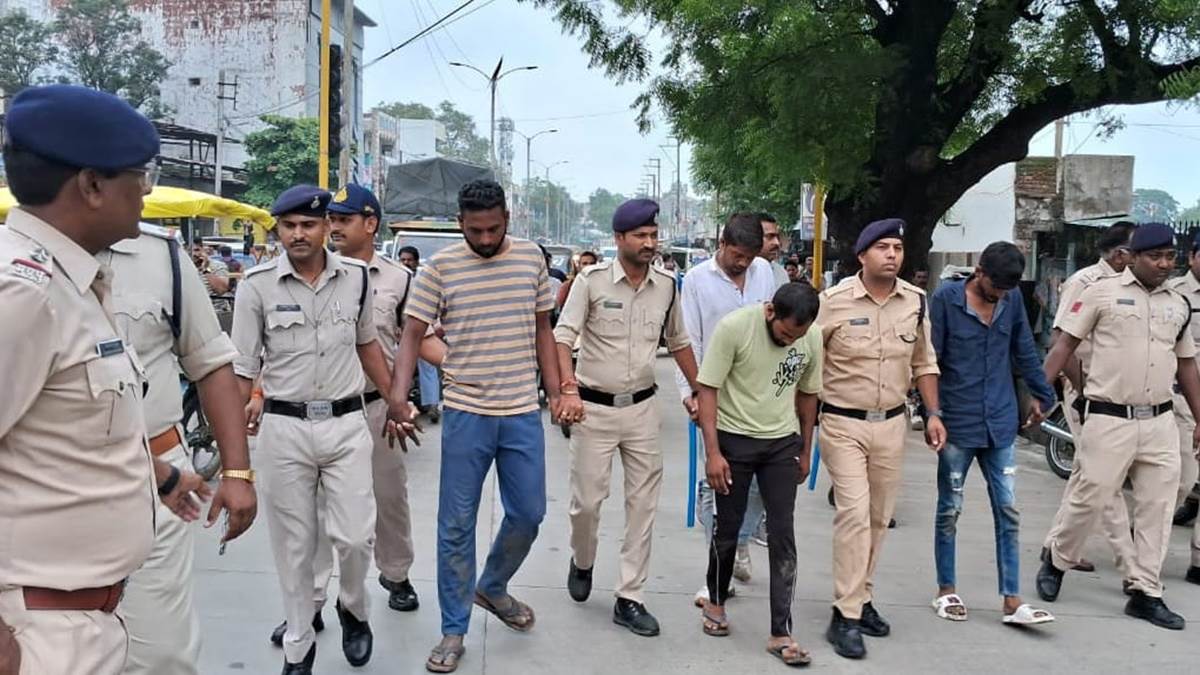 Ratlam Crime News: डकैती की साजिश रच रहे 6 आरोपित गिरफ्तार, पुलिस ने ...