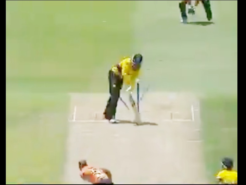 Chris Gayle bold out: तेज यॉर्कर पर देखते रह गए गेल, बिखर गए स्टम्प्स ...