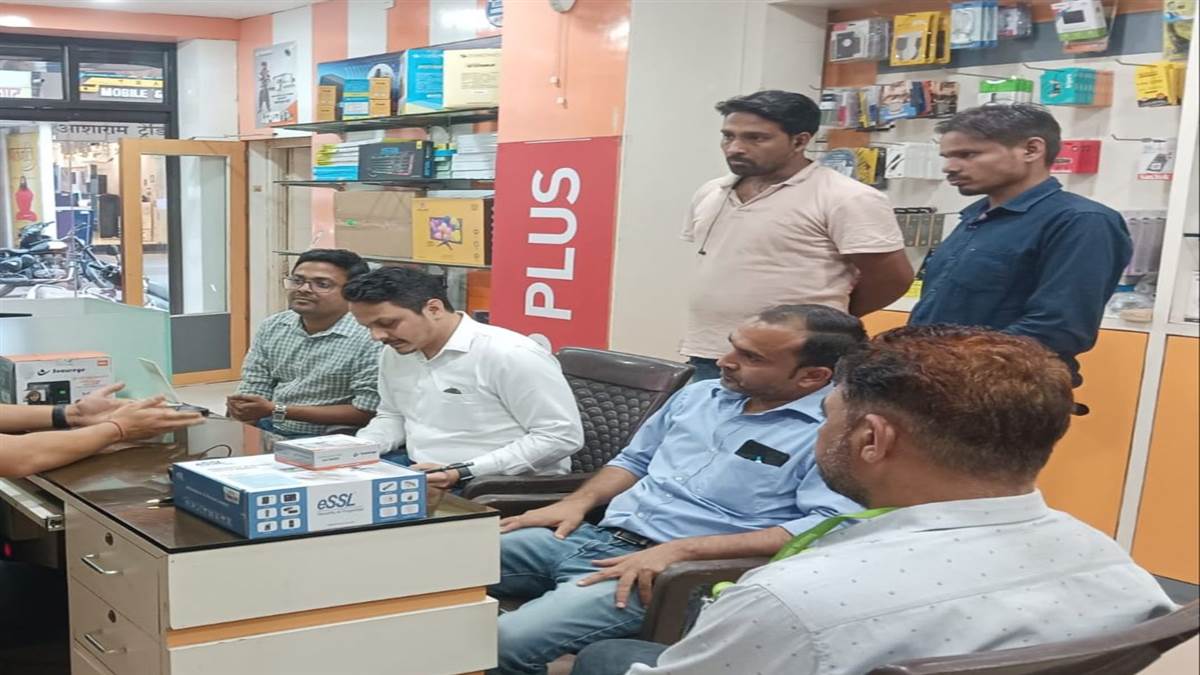 Raigarh Crime News: दूरसंचार विभाग की छापेमारी में अवैध बूस्टर और ...