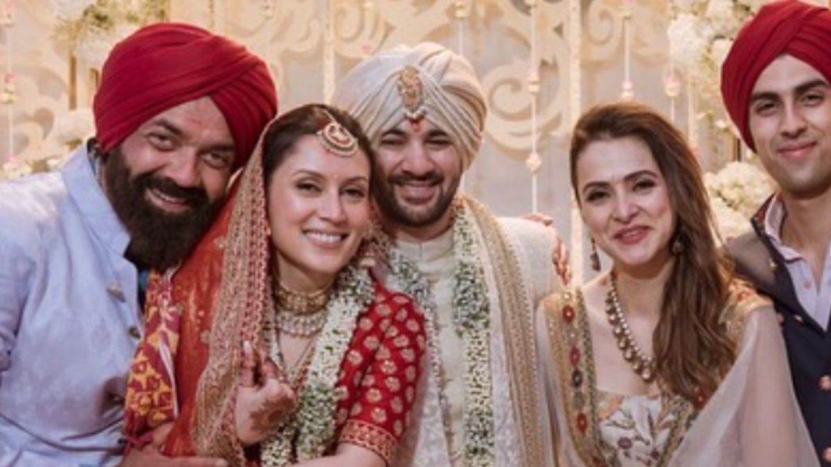 Karan-Drisha Wedding: सनी और बॉबी ने इस तरह किया अपनी बहू का ग्रैंड ...