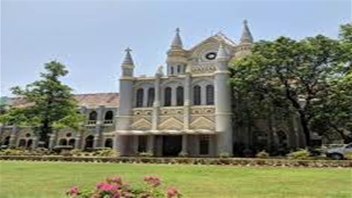 MP High Court News : जबलपुर में एक बार फिर से अवैध धर्म-स्थलों पर होगी ...