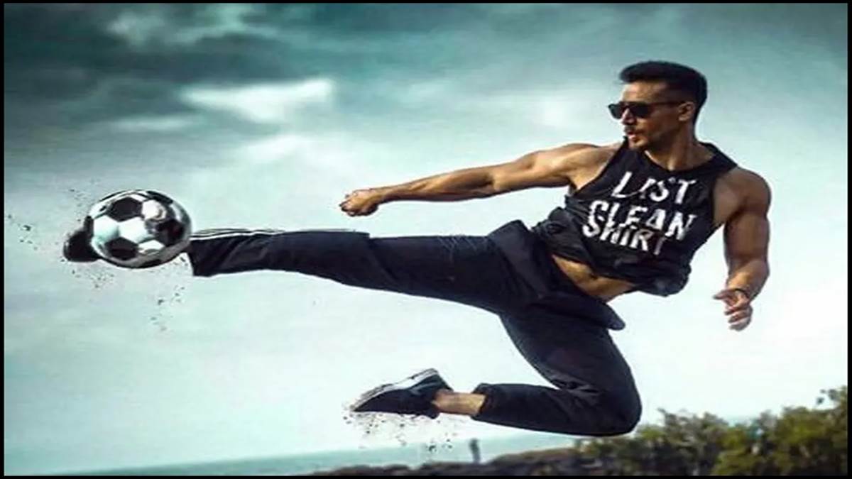 Tiger Shroff Football Kick: ना जाने कितने दिलों को हिट कर गया टाइगर ...